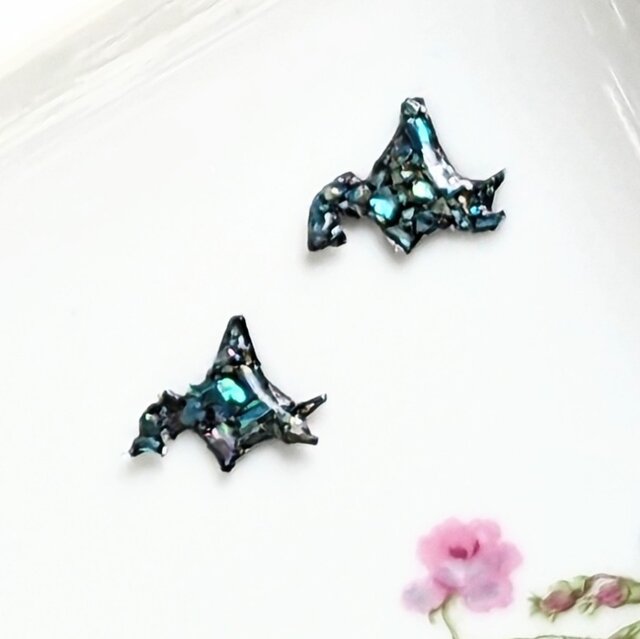 螺鈿の都道府県ピアスイヤリング1825 | iichi 日々の暮らしを心地よくするハンドメイドやアンティークのマーケットプレイス