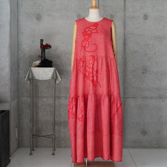 絞りのティアードワンピース/ L〜LL 着物リメイク | iichi 日々の暮らしを心地よくするハンドメイドやアンティークのマーケットプレイス