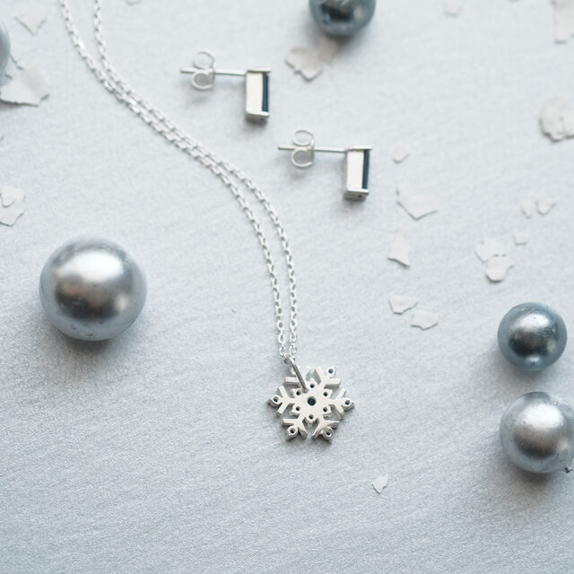 x-mas set・¥1000off) 雪の結晶 ネックレス & スクエア ピアス シルバー925 | iichi 日々の暮らしを心地よくするハンドメイドやアンティークのマーケットプレイス