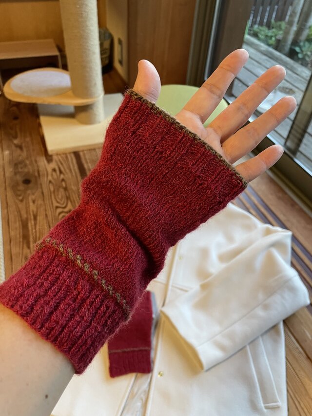 No.1348 カシミアアームウォーマー022-red | iichi 日々の暮らしを心地よくするハンドメイドやアンティークのマーケットプレイス