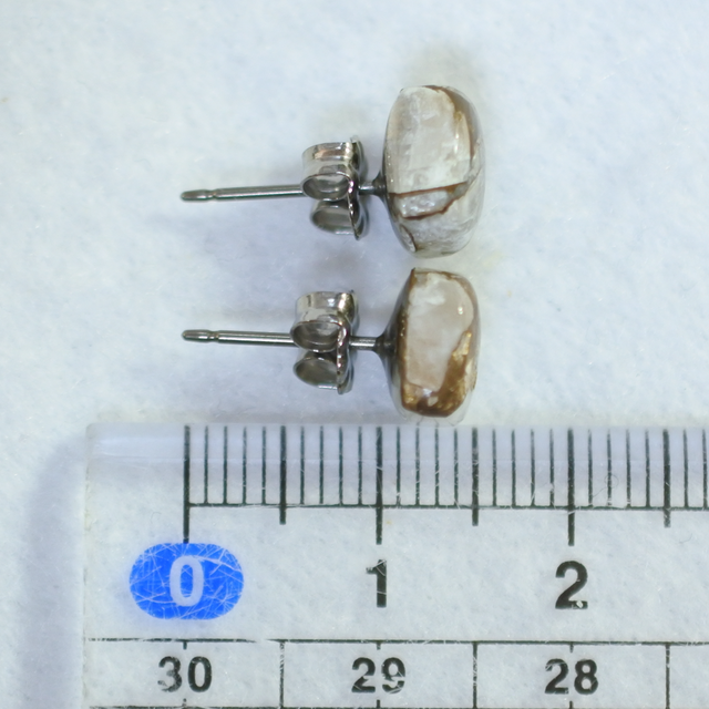 （1点もの）スクエア・カッパーカルサイトのスタッドピアス（8mm・チタンポスト） | iichi 日々の暮らしを心地よくするハンドメイドやアンティークのマーケットプレイス