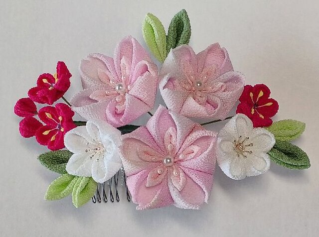 美しい桜の髪飾り | iichi 日々の暮らしを心地よくするハンドメイドやアンティークのマーケットプレイス