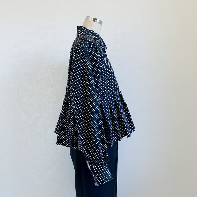 【完全一点物】 ペプラムブラウス（ブラックドット） | iichi 日々の暮らしを心地よくするハンドメイドやアンティークのマーケットプレイス