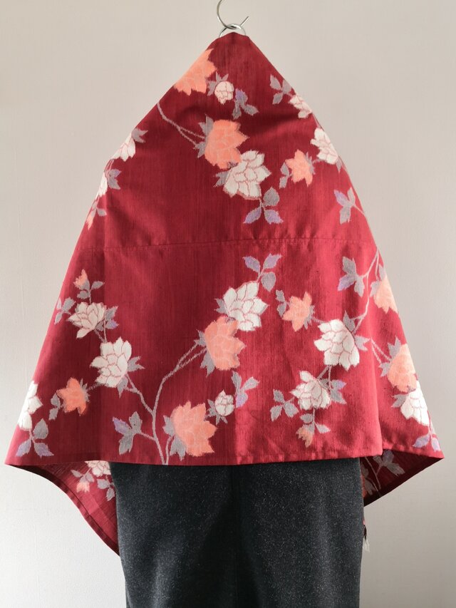 ストール大判紬（紅白花）51311 | iichi 日々の暮らしを心地よくするハンドメイドやアンティークのマーケットプレイス
