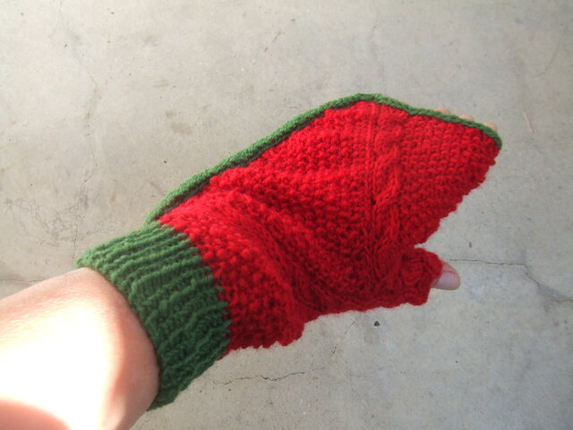 指先の出ているミトン | iichi 日々の暮らしを心地よくするハンドメイドやアンティークのマーケットプレイス