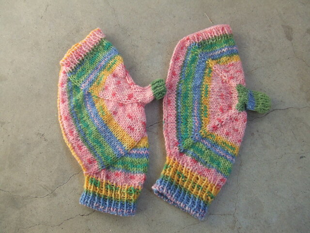 指先の出ているミトン | iichi 日々の暮らしを心地よくするハンドメイドやアンティークのマーケットプレイス