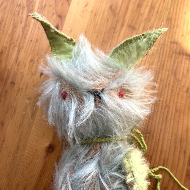 ハンドメイド＊ウサギのぬいぐるみ＊うさぎ＊spirit animal＊グラスアイ＊モヘア＊赤目＊ | iichi 日々の暮らしを心地よくするハンドメイドやアンティークのマーケットプレイス