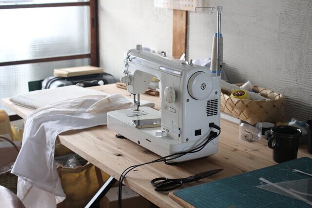 「乳白と鍵盤」永遠の布 80×80cm | iichi 日々の暮らしを心地よくするハンドメイドやアンティークのマーケットプレイス