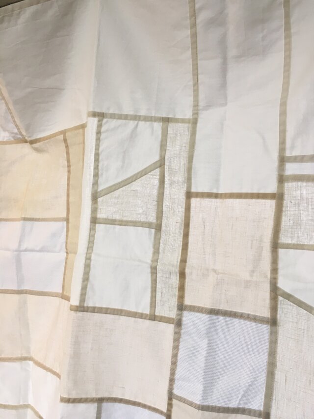 「乳白と鍵盤」永遠の布 80×80cm | iichi 日々の暮らしを心地よくするハンドメイドやアンティークのマーケットプレイス