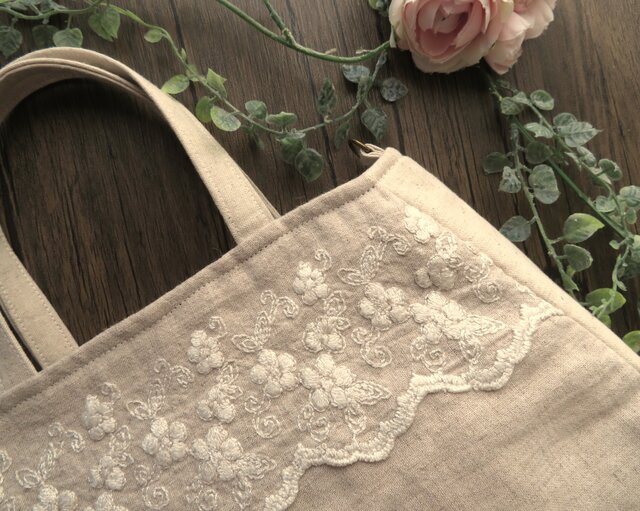 薔薇のクロッシェレース&パッチワークの2wayバッグ ～Rose garden～ | iichi 日々の暮らしを心地よくするハンドメイドやアンティークのマーケットプレイス