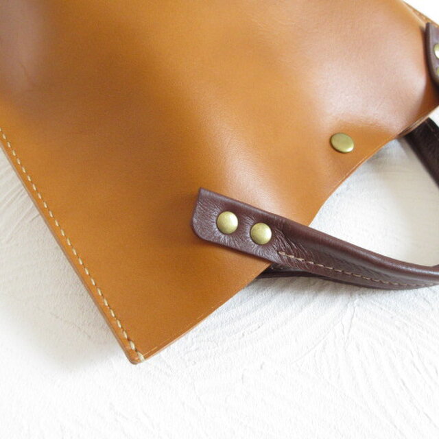 新サイズ♪《牛革》底マチワイド・キャメル・一枚革のミニトート・0511 | iichi 日々の暮らしを心地よくするハンドメイドやアンティークのマーケットプレイス