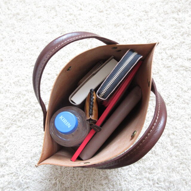 新サイズ♪《牛革》底マチワイド・キャメル・一枚革のミニトート・0511 | iichi 日々の暮らしを心地よくするハンドメイドやアンティークのマーケットプレイス