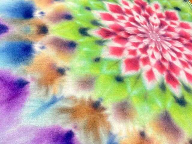 タイダイ染め ゆったりワンピース 空や大地をイメージした色彩に幻想的な華のような大曼荼羅 HD20-54 | iichi 日々の暮らしを心地よくするハンドメイドやアンティークのマーケットプレイス