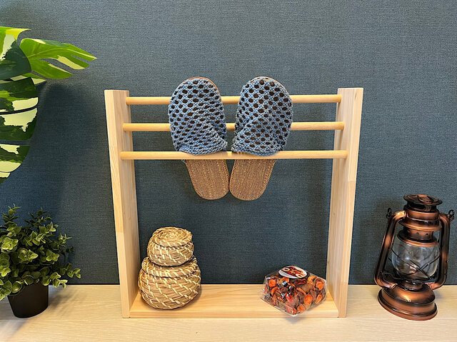 《在庫整理品》 タオルハンガー スリッパラック パイン ナチュラル 117 | iichi 日々の暮らしを心地よくするハンドメイドやアンティークのマーケットプレイス