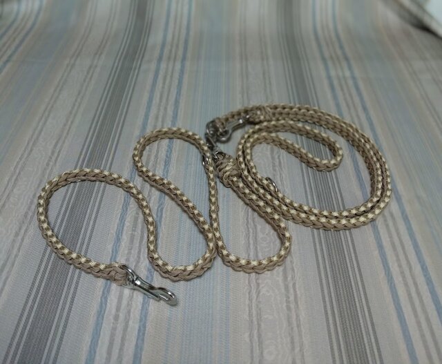 ハート柄ショルダーリード（全長230cm） 中型、大型犬用 お揃いの首輪もあります | iichi 日々の暮らしを心地よくするハンドメイドやアンティークのマーケットプレイス