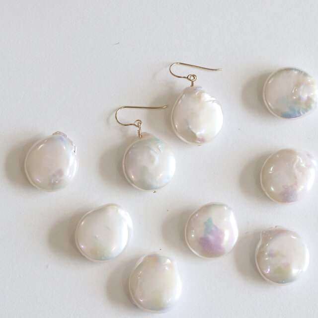 14Kgf 淡水パール 月のピアス/イヤリング --The moon -- | iichi 日々の暮らしを心地よくするハンドメイドやアンティークのマーケットプレイス