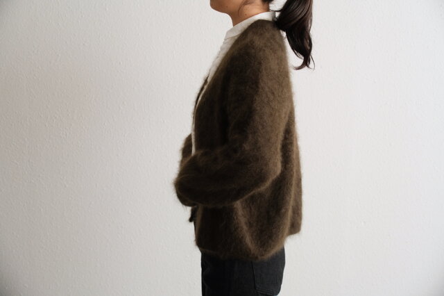 【new】enrica cashemere shaggy knit / khaki | iichi 日々の暮らしを心地よくするハンドメイドやアンティークのマーケットプレイス