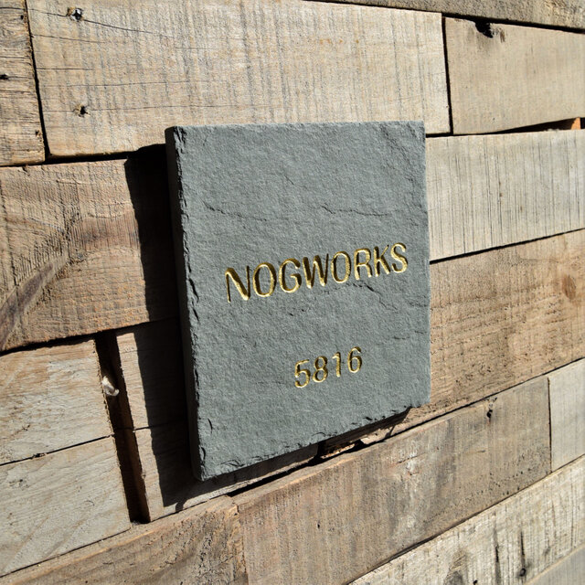 グリーンスレート表札【148㎜×148㎜】 | iichi 日々の暮らしを心地よくするハンドメイドやアンティークのマーケットプレイス