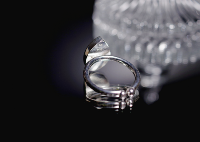 NEW ☆ 新作 ☆『ルチルクォーツ』の世界でひとつの天然石リングsilver925 | iichi 日々の暮らしを心地よくするハンドメイドやアンティークのマーケットプレイス