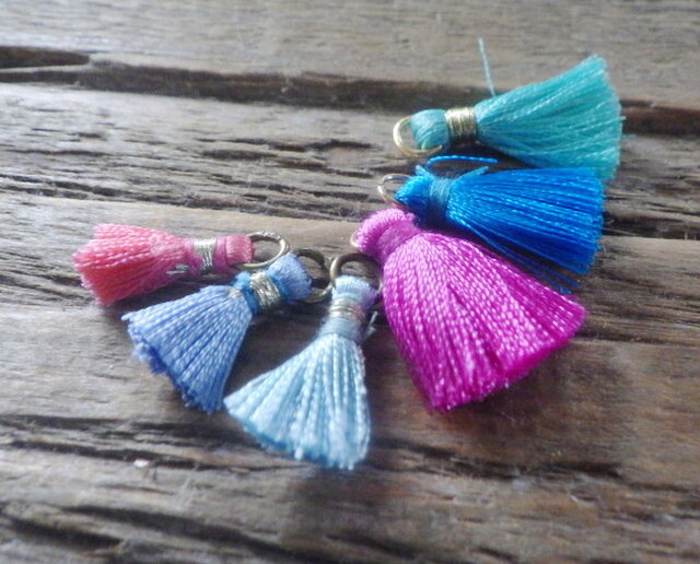 Blue Lagoon Romanglass bracelet 青の洞窟ローマングラス＆ペルヴィアンオパール ハーフブレス | iichi 日々の暮らしを心地よくするハンドメイドやアンティーク ...