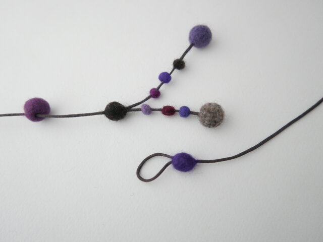 Single loop nano violet | iichi 日々の暮らしを心地よくするハンドメイドやアンティークのマーケットプレイス
