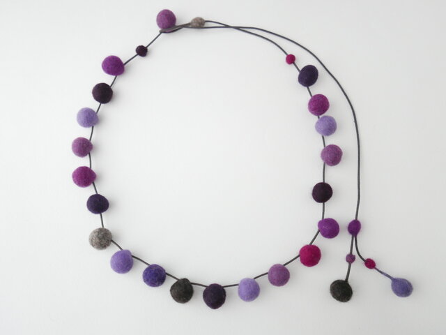 Single loop_L balls violet | iichi 日々の暮らしを心地よくするハンドメイドやアンティークのマーケットプレイス