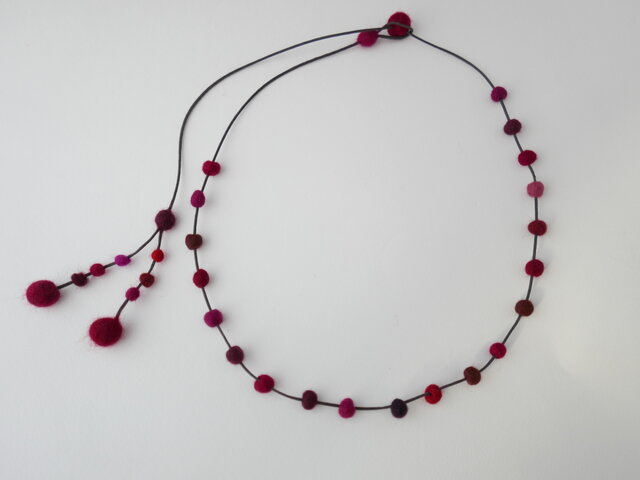 Single loop nano Red | iichi 日々の暮らしを心地よくするハンドメイドやアンティークのマーケットプレイス