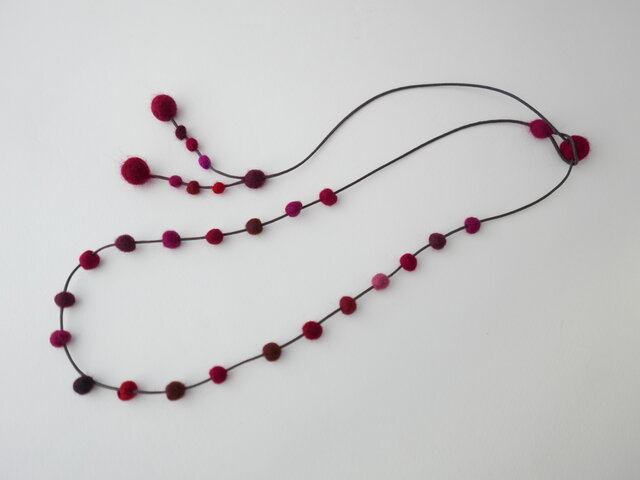 Single loop nano Red | iichi 日々の暮らしを心地よくするハンドメイドやアンティークのマーケットプレイス