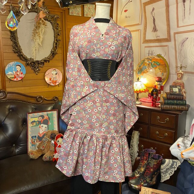 和洋折衷 レトロ 古着 洗える 着物 化繊 ハンドメイド 2way リメイク ガウン 羽織り ドレス ワンピース KD-23 | iichi 日々の暮らしを心地よくするハンドメイドや ...
