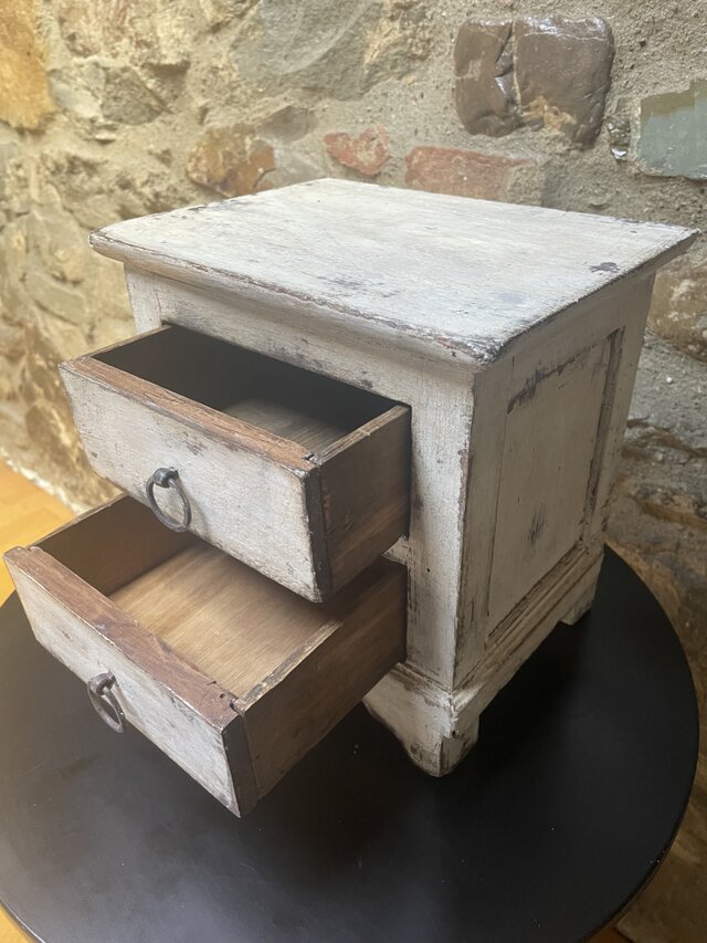 ミニチェスト | iichi 日々の暮らしを心地よくするハンドメイドやアンティークのマーケットプレイス