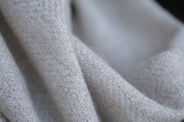 カシミヤマフラー hd22 | iichi 日々の暮らしを心地よくするハンドメイドやアンティークのマーケットプレイス