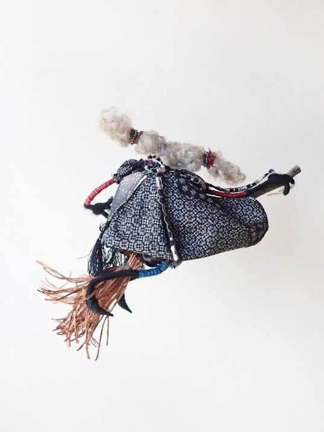 魔女のLupita / モビール | iichi 日々の暮らしを心地よくするハンドメイドやアンティークのマーケットプレイス