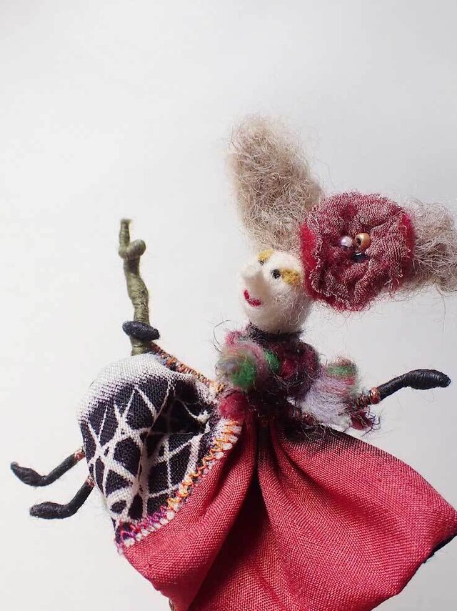 Lupita / ブローチ | iichi 日々の暮らしを心地よくするハンドメイドやアンティークのマーケットプレイス