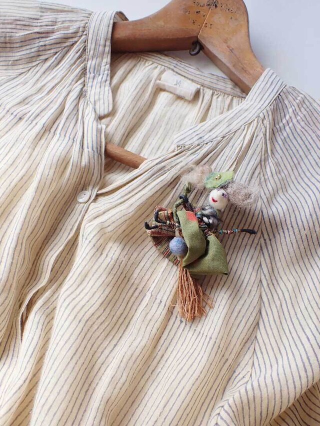 Lupita / ブローチ | iichi 日々の暮らしを心地よくするハンドメイドやアンティークのマーケットプレイス