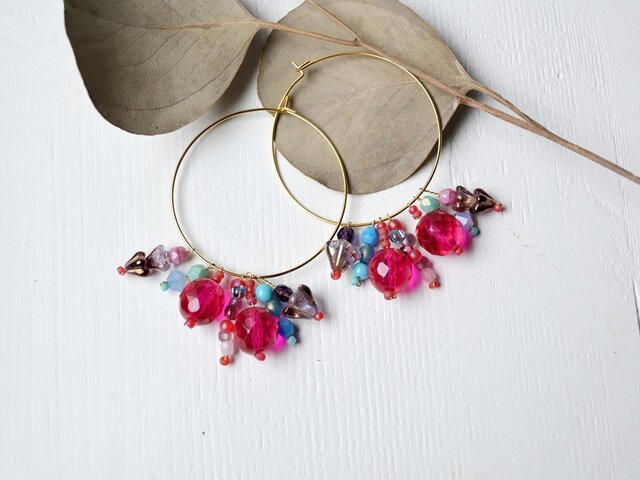 色彩感あふれるフープピアス item5 | iichi 日々の暮らしを心地よくするハンドメイドやアンティークのマーケットプレイス