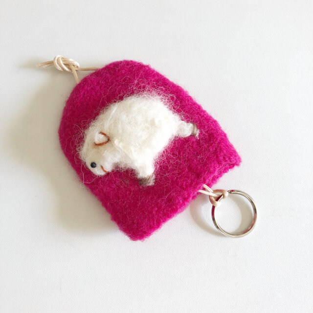 keycase lambkin cherrypink | iichi 日々の暮らしを心地よくするハンドメイドやアンティークのマーケットプレイス