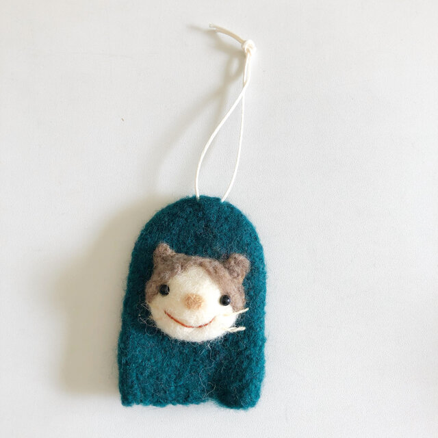 keycase kitty ヒイラギ | iichi 日々の暮らしを心地よくするハンドメイドやアンティークのマーケットプレイス