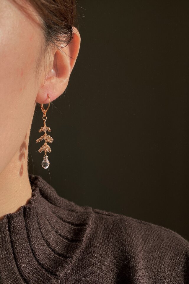 Fir Tree Earrings【冬期限定商品】 | iichi 日々の暮らしを心地よくするハンドメイドやアンティークのマーケットプレイス