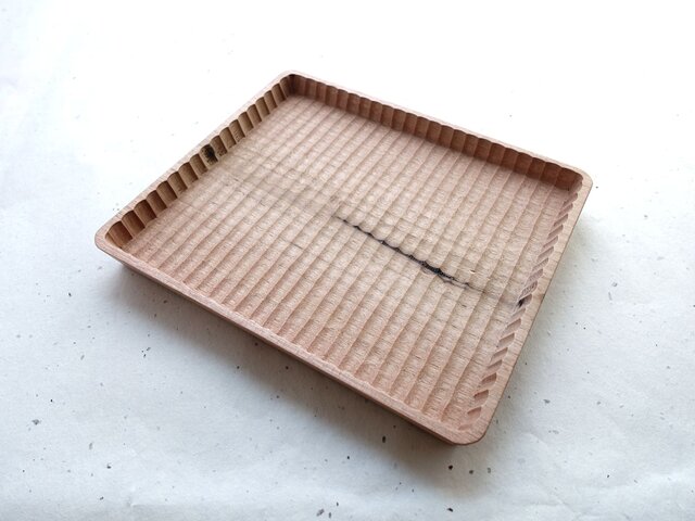 我谷盆 胡桃 23×20×2.5cm ナチュラル | iichi 日々の暮らしを心地よくするハンドメイドやアンティークのマーケットプレイス