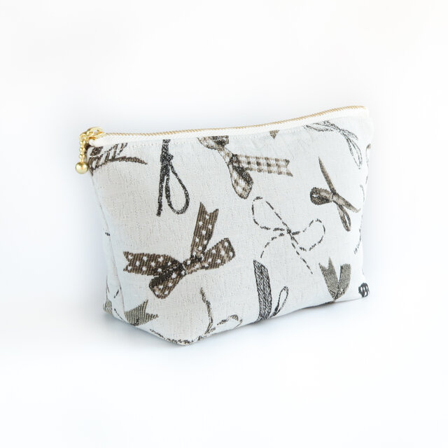 【2023年冬新作】スペイン生地 マチ付き ポーチ （ギフト）【vistosa(ﾋﾞｽﾄｰｻ)】 | iichi 日々の暮らしを心地よくするハンドメイドやアンティークのマーケットプレイス