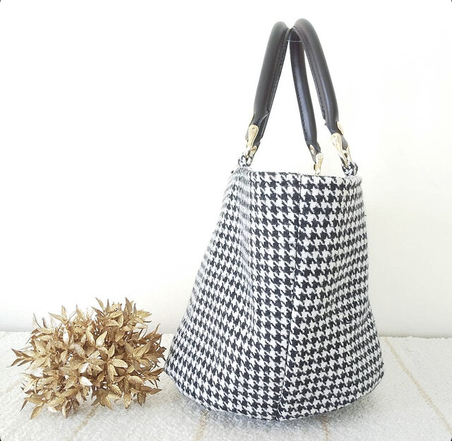 たっぷり入る♡ふっくらチェックトートbag | iichi 日々の暮らしを心地よくするハンドメイドやアンティークのマーケットプレイス