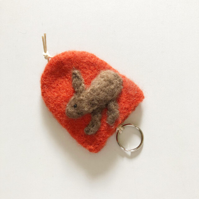 keycase bunny ブラッドオレンジ | iichi 日々の暮らしを心地よくするハンドメイドやアンティークのマーケットプレイス