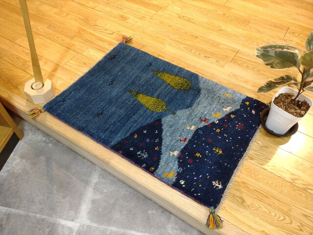 ペルシャ ギャッベ 玄関マット 88×60cm 藍色 青 糸杉 ランドスケープ | iichi 日々の暮らしを心地よくするハンドメイドやアンティークのマーケットプレイス