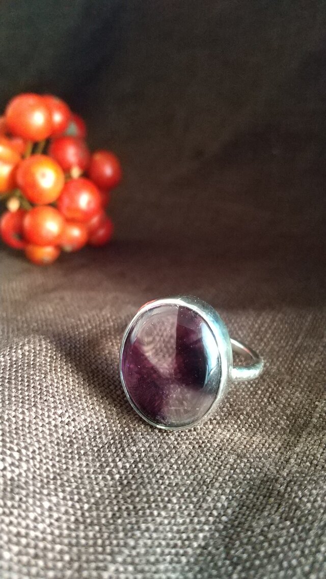 トラピッチェアメジストシルバーリング#12.5 | iichi 日々の暮らしを心地よくするハンドメイドやアンティークのマーケットプレイス