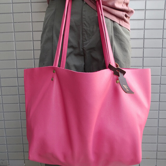 【期間限定】値下げフニャ 軽量 ソフトシュリンク 肩がけ 革 ハンドメイド875 | iichi 日々の暮らしを心地よくするハンドメイドやアンティークのマーケットプレイス