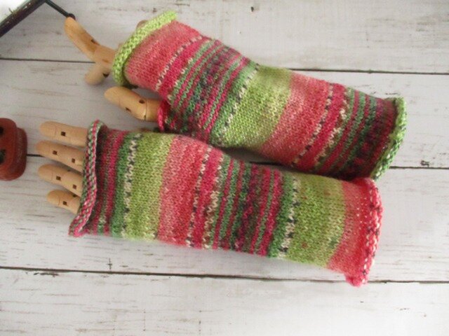 手編みハンドウォーマー Opal Fresh & Juicy 9360 Erntefrische Paprika | iichi 日々の暮らしを心地よくするハンドメイドやアンティークの ...