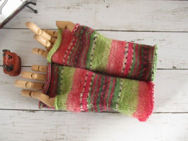 手編みハンドウォーマー Opal Fresh & Juicy 9360 Erntefrische Paprika | iichi 日々の暮らしを心地よくするハンドメイドやアンティークの ...