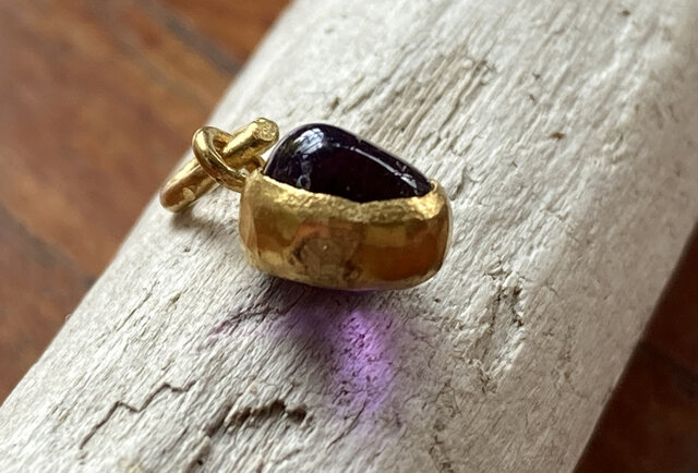 K24 Pure Gold+Ametyst 24k純金 アメジストペンダントトップ | iichi 日々の暮らしを心地よくするハンドメイドやアンティークのマーケットプレイス