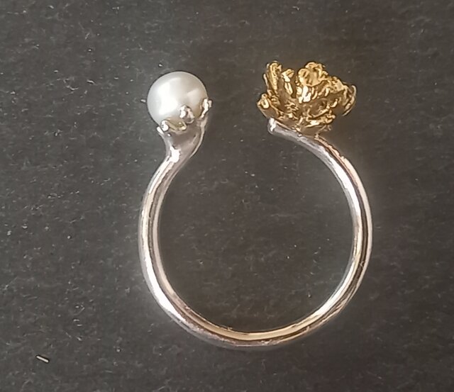 silver×brass スカビオサとあこやパールの オープンリング | iichi 日々の暮らしを心地よくするハンドメイドやアンティークのマーケットプレイス