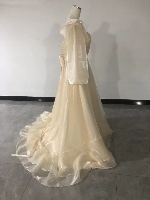 人気上昇！ ウエディングドレス ふんわりシフォン ロングトレーン ベアトップ 取り外し袖 パフスリーブ 2次会 花嫁 | iichi 日々の暮らしを心地よくするハンドメイドやアンティークの ...